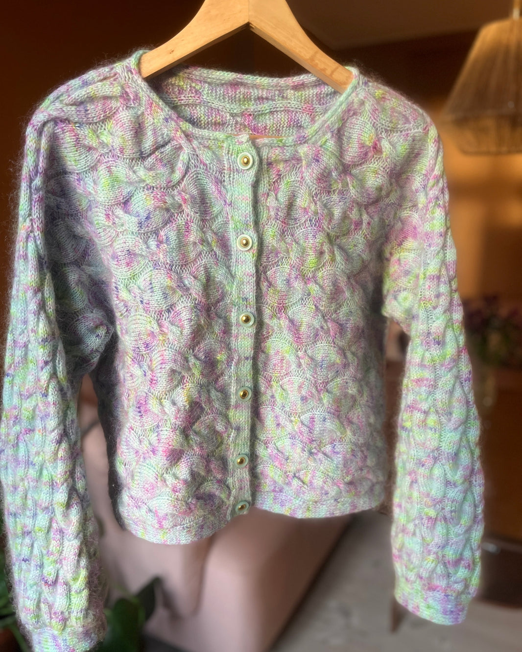 WOMAN KNITITNG PATTERN – Popknit