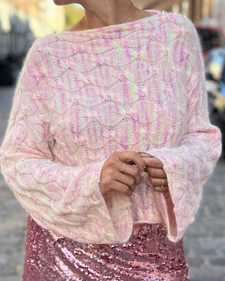 WOMAN KNITTING PATTERN – Popknit